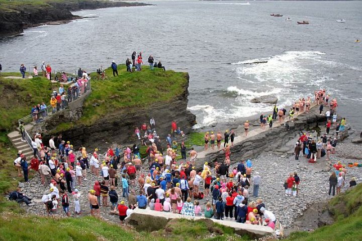 100 plus expected to dive into Kilkee Bay Swim – The Clare Echo News