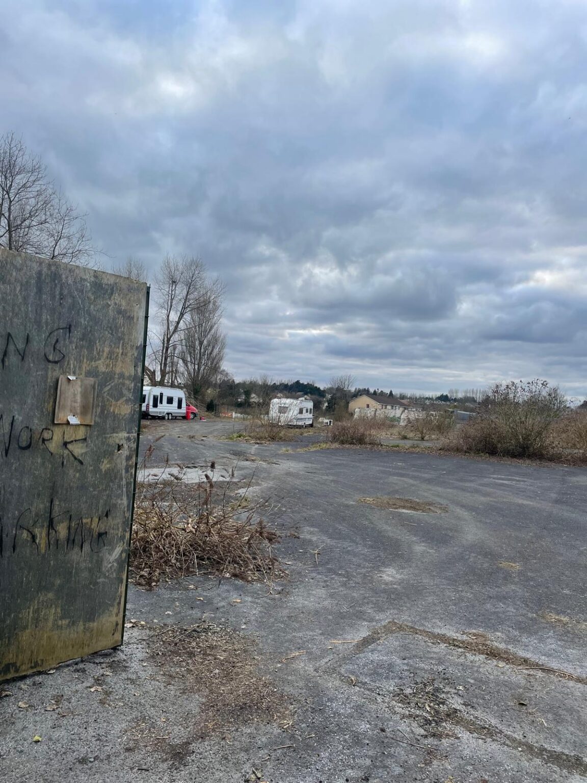 Illegal encampment pitches up at old Ennis National School site - Clare Echo